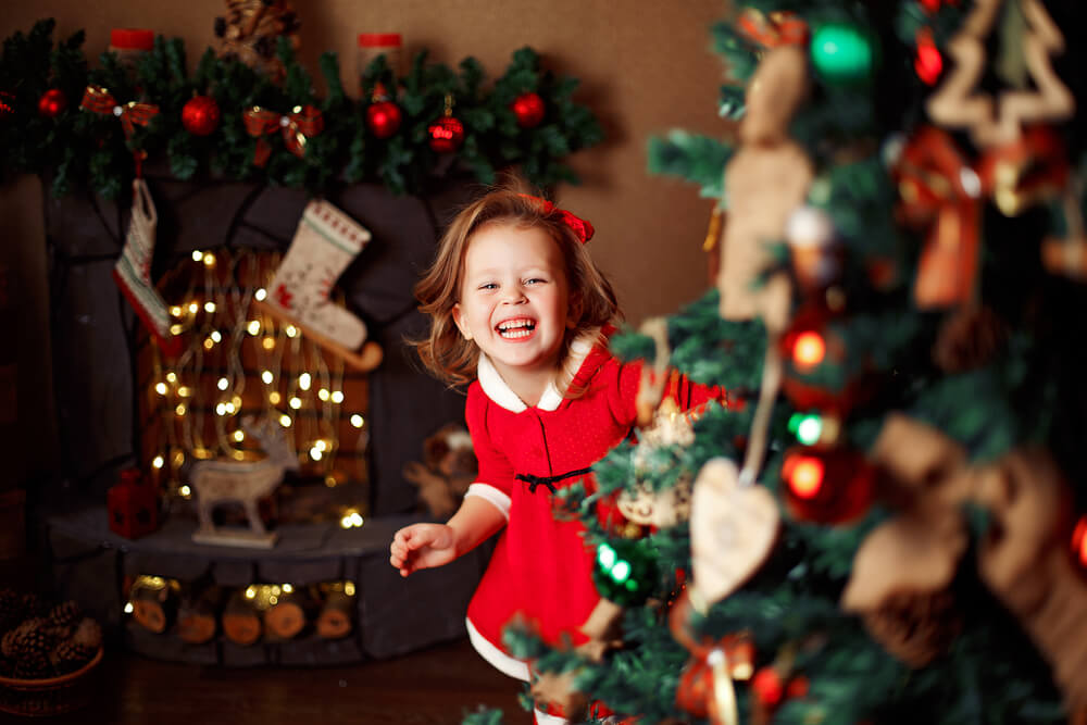Cool Christmas Traditions to Start With Your Young Kids Now - Roseberry ...